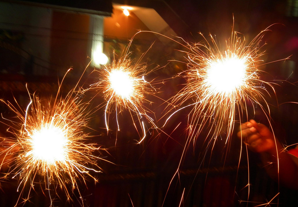 How Are Sparklers Made? | What Are They Made Of?